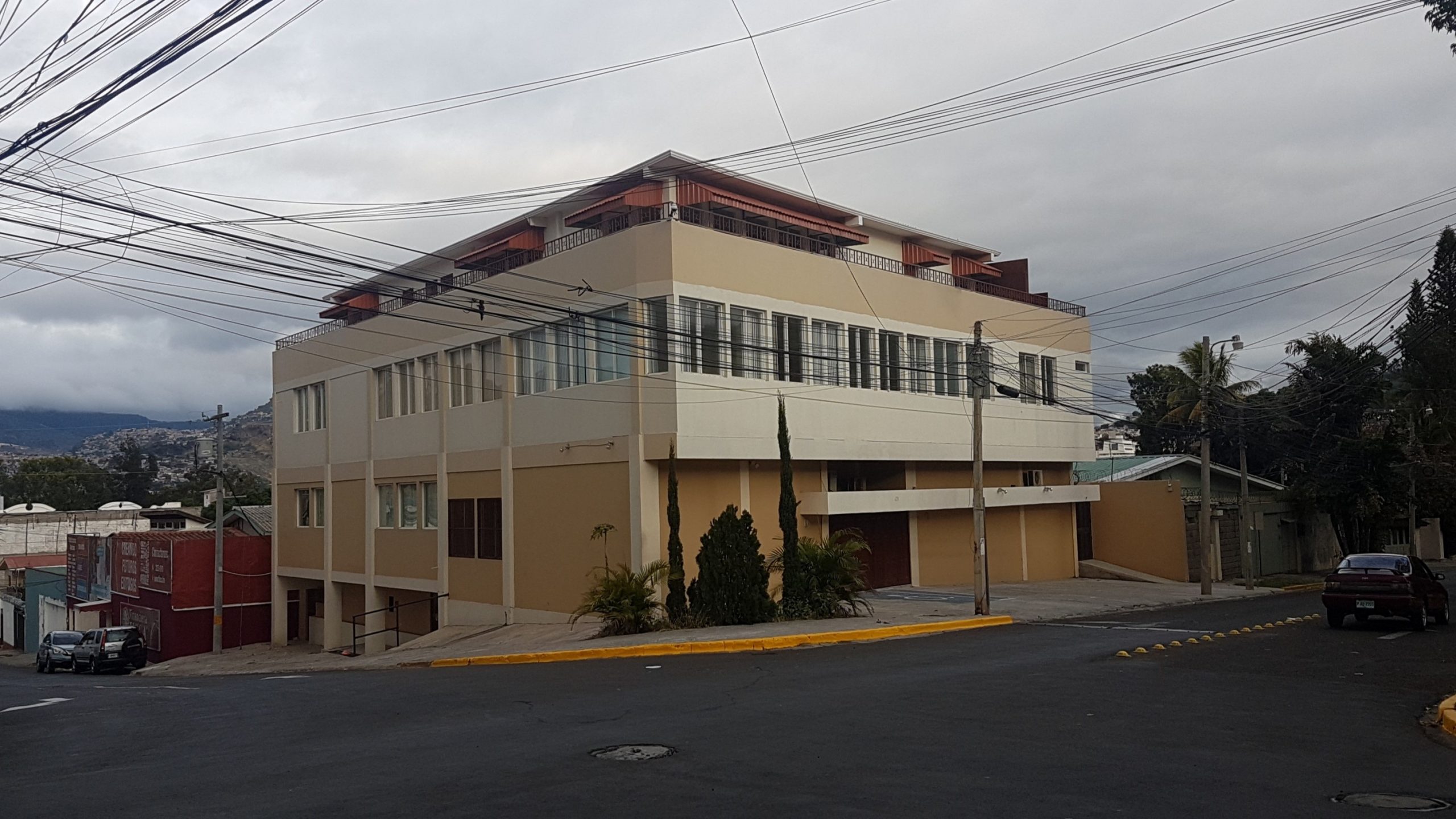 Venta de Edificio de 03 Nivel y 01 Subnivel en Col Rubén Darío – GeoHome
